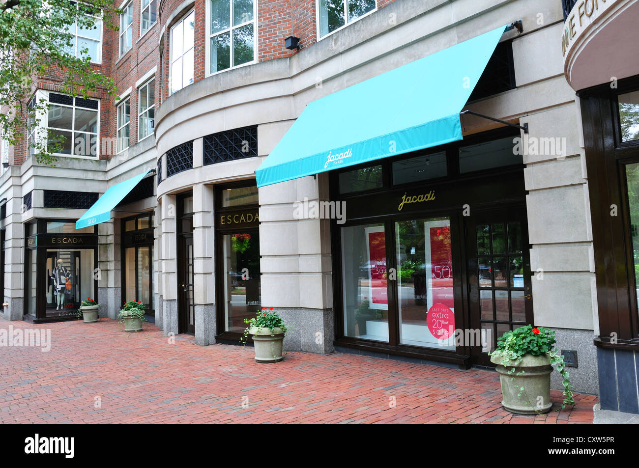 Fashion stores hi-res stock photography and images - Alamy