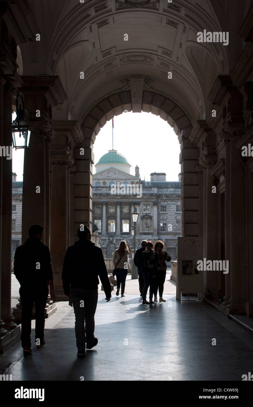 London archway arch framed frame hi-res stock photography and images ...