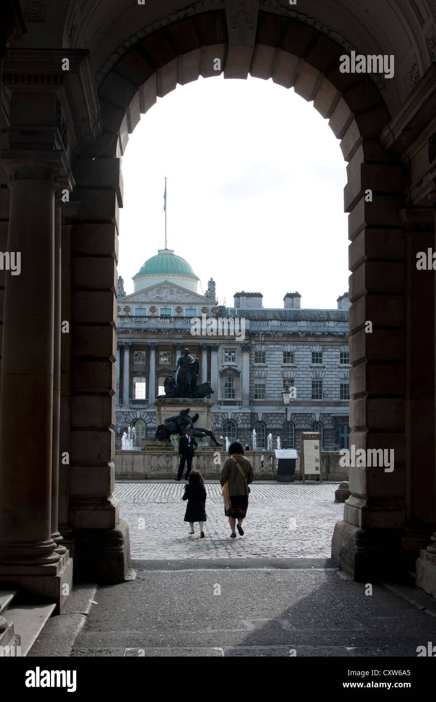 Courtyard somerset house hi-res stock photography and images - Alamy