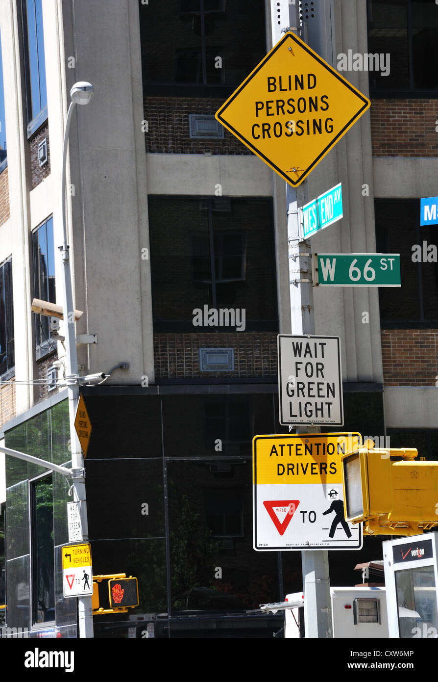 Disabled crossing sign hi-res stock photography and images - Alamy