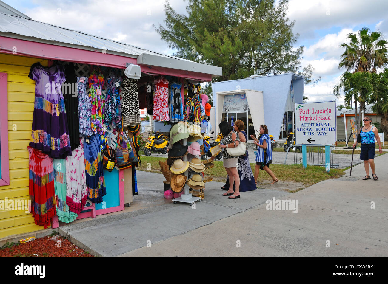Shops in Straw Market, Freeport, Bahamas Stock Photo - Alamy