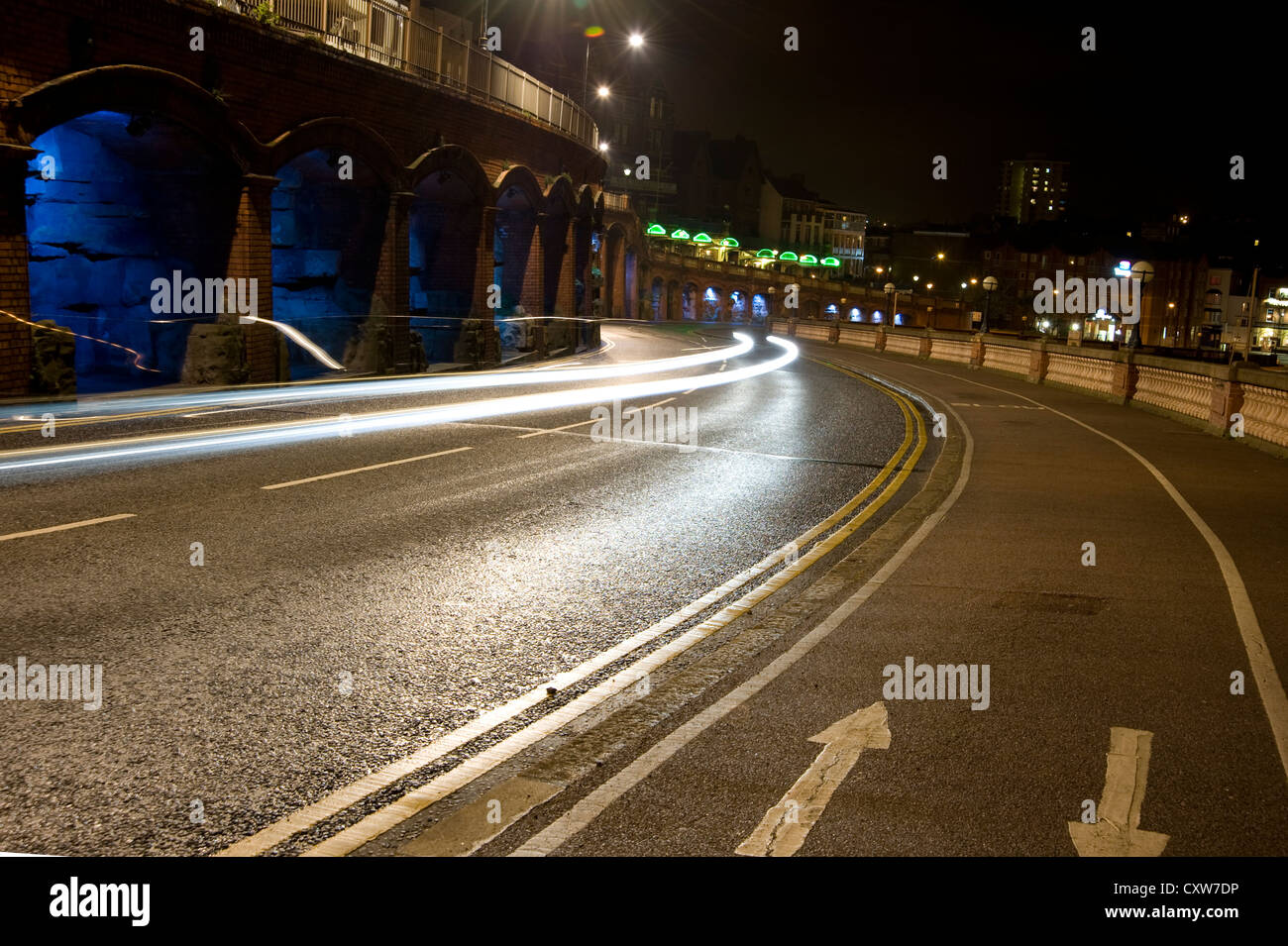Deserted road night hi-res stock photography and images - Alamy