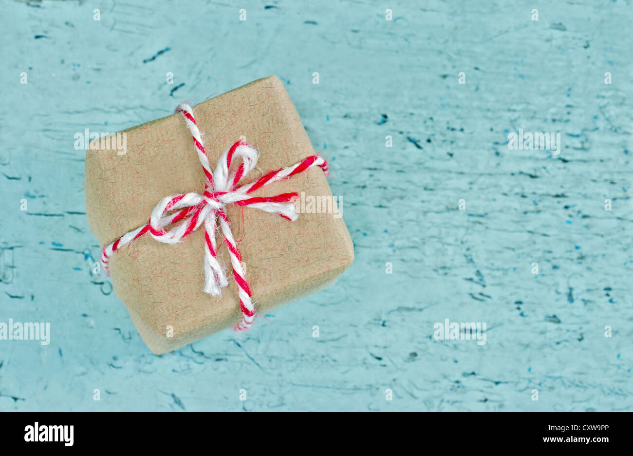 Rope string box hi-res stock photography and images - Alamy