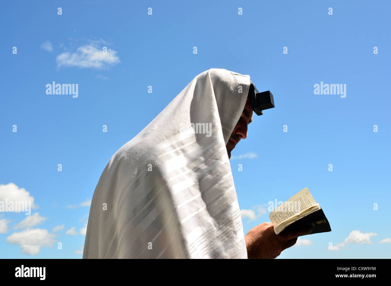 Tallit High Resolution Stock Photography and Images - Alamy