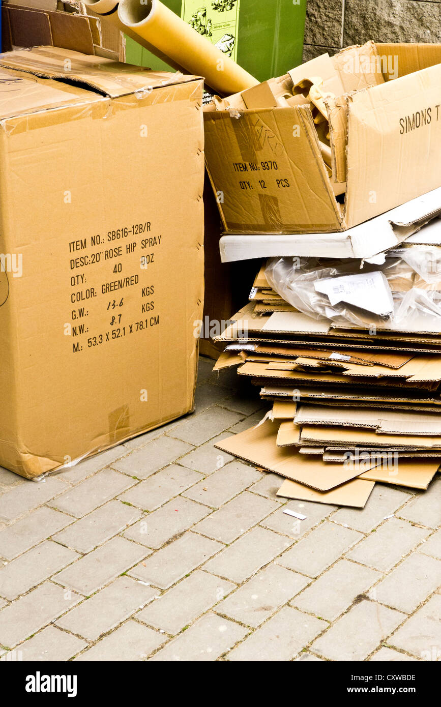 paper garbage in a recycling collecting center Stock Photo - Alamy
