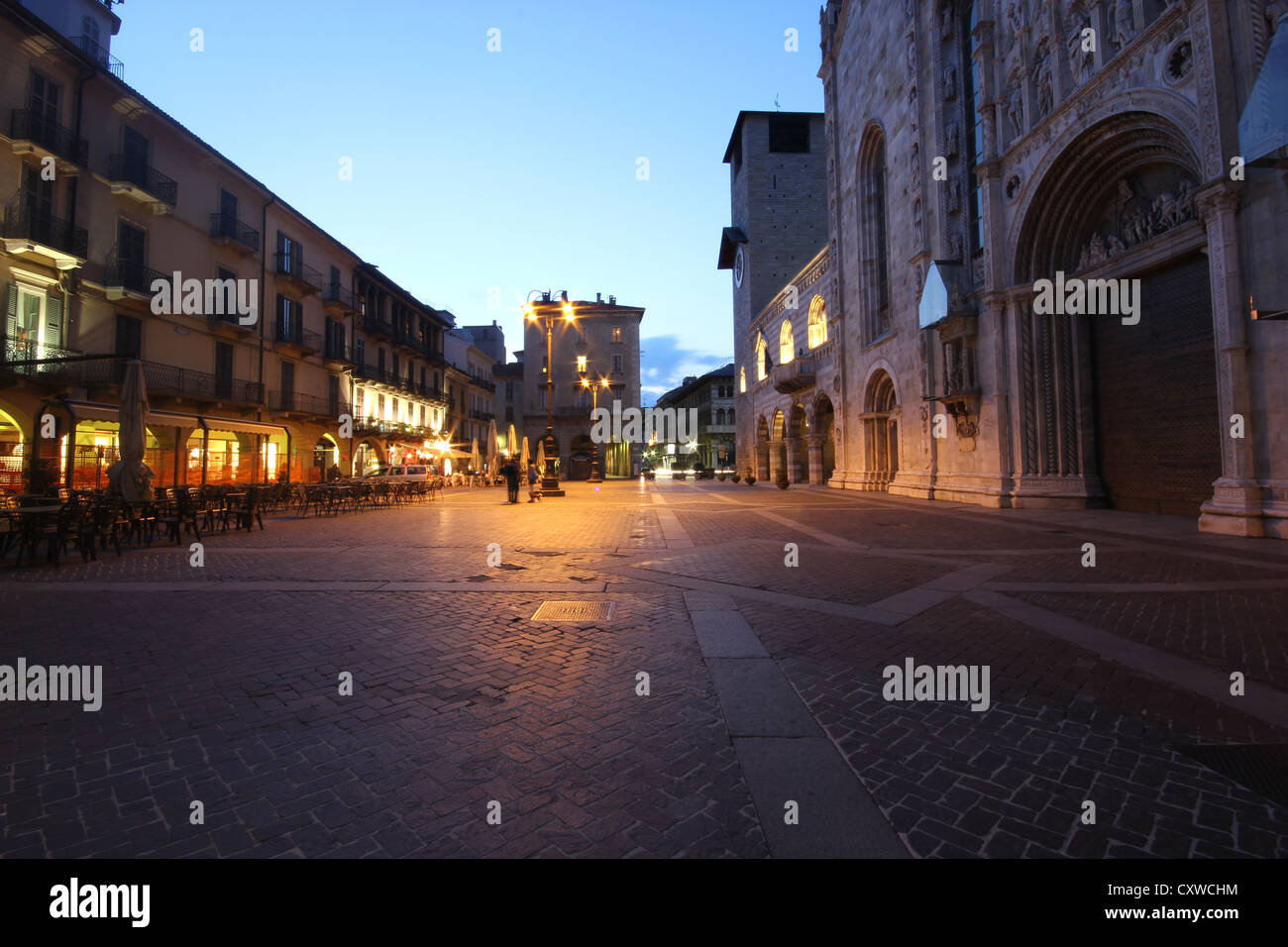 a beautiful picture of Piazza San Fedele at dusk, Como, Italy, lake ...
