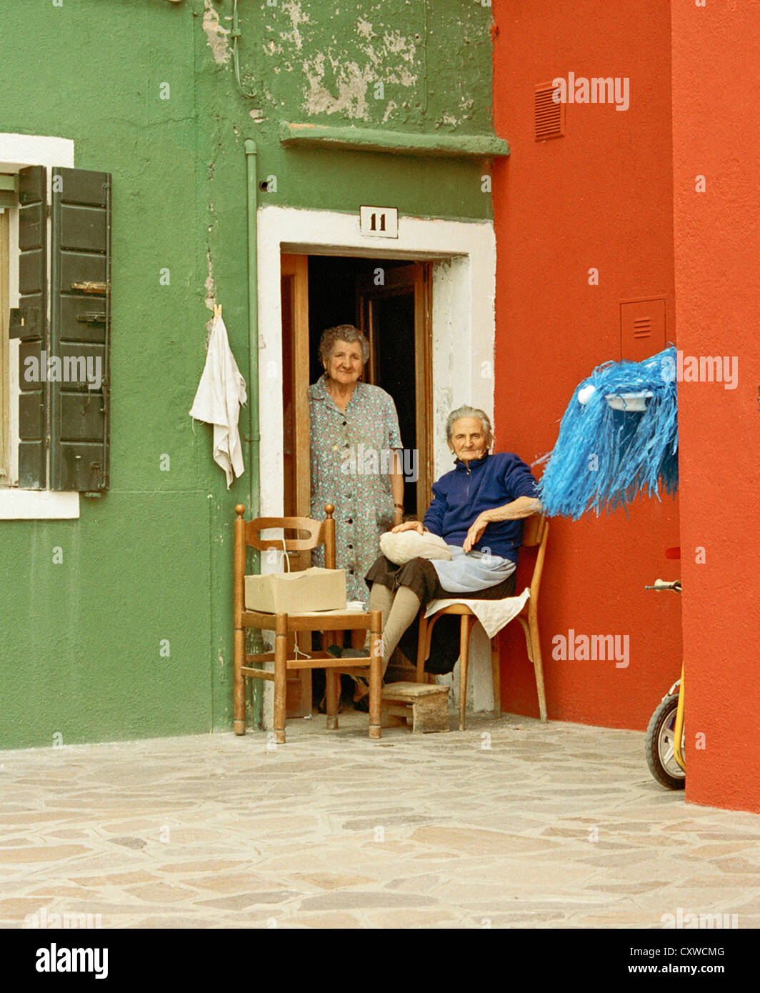 Grandmothers italy hi-res stock photography and images - Alamy