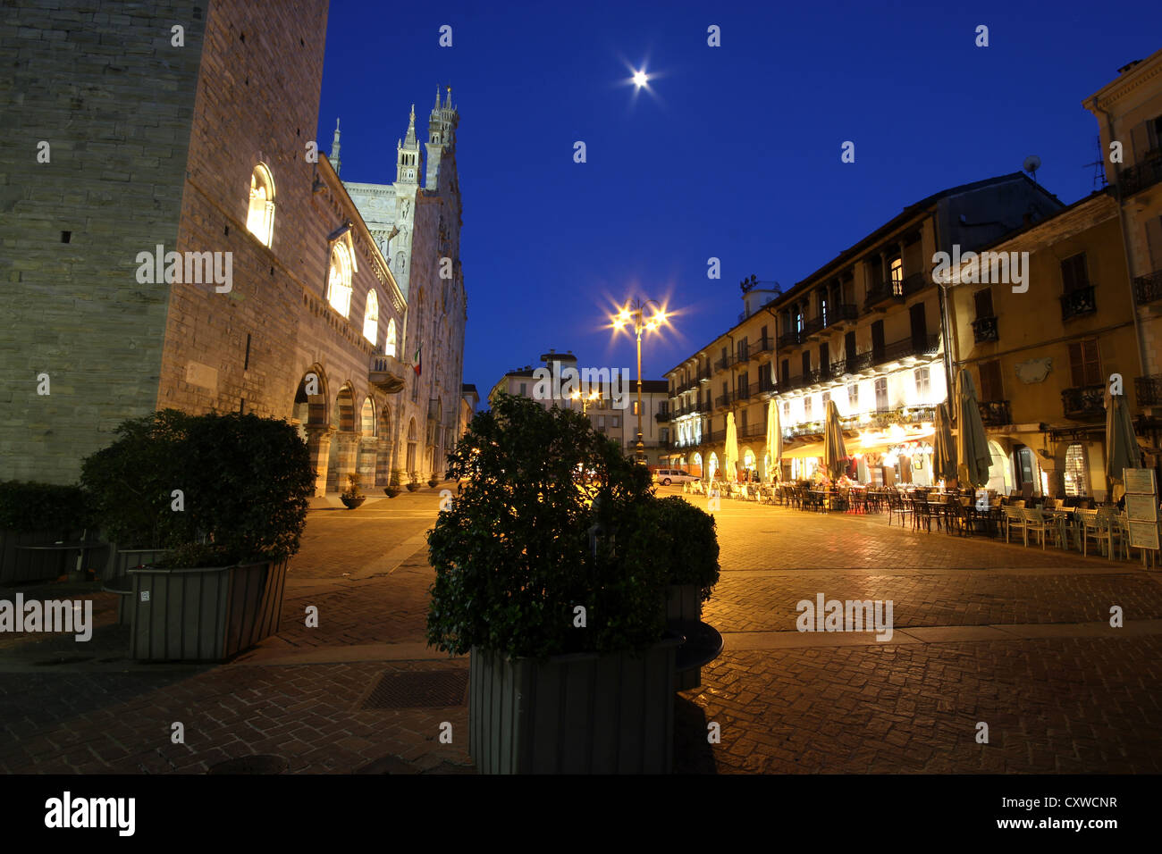 a beautiful picture of Piazza San Fedele at dusk, Como, Italy, lake ...