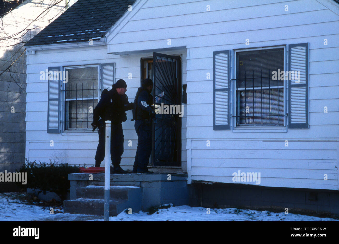 Narc officers from Detroit Police Department Narcotics unit, force ...