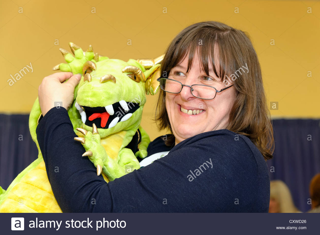Dragon Puppet Stock Photos & Dragon Puppet Stock Images - Alamy