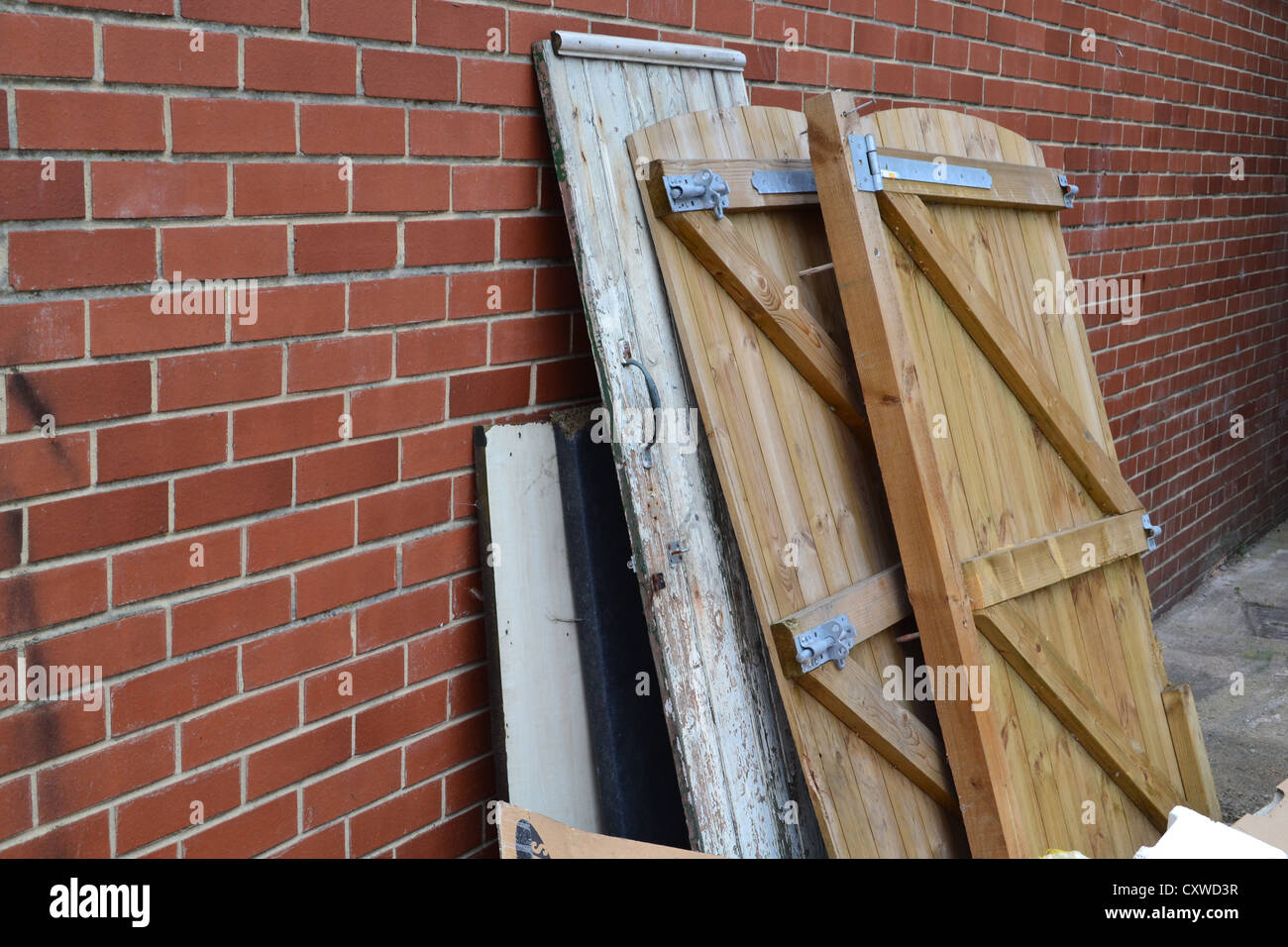 Old gates hi-res stock photography and images - Alamy