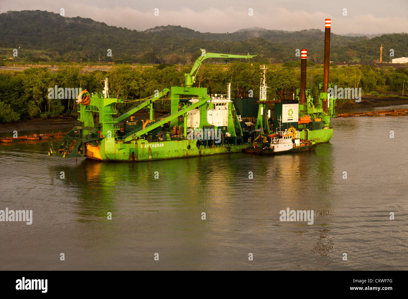 Dredger digger machine barge hi-res stock photography and images - Alamy