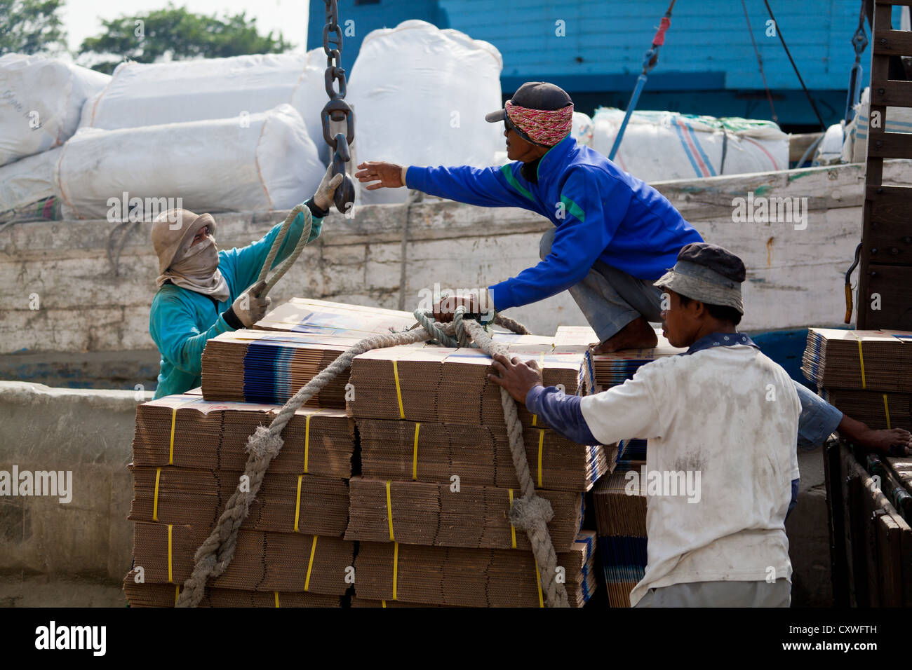 Jakarta harbour dock worker hi-res stock photography and images - Alamy