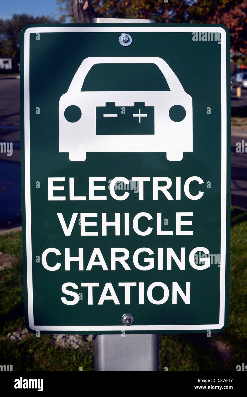 Electrical vehicle charging hi-res stock photography and images - Alamy
