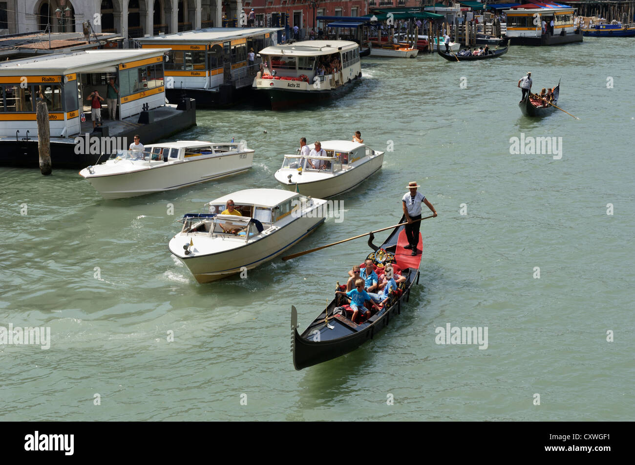 Water bus at station on the grand canal hi-res stock photography and ...