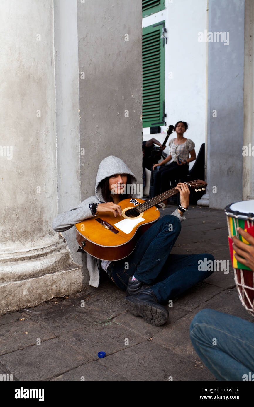 Street Musicians in the Old Town of Jakarta, Indonesia Stock Photo - Alamy