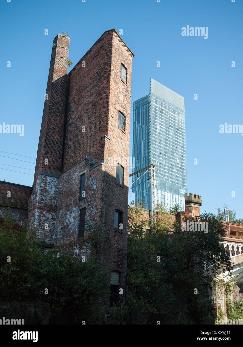 Old and new building buildings hi-res stock photography and images - Alamy