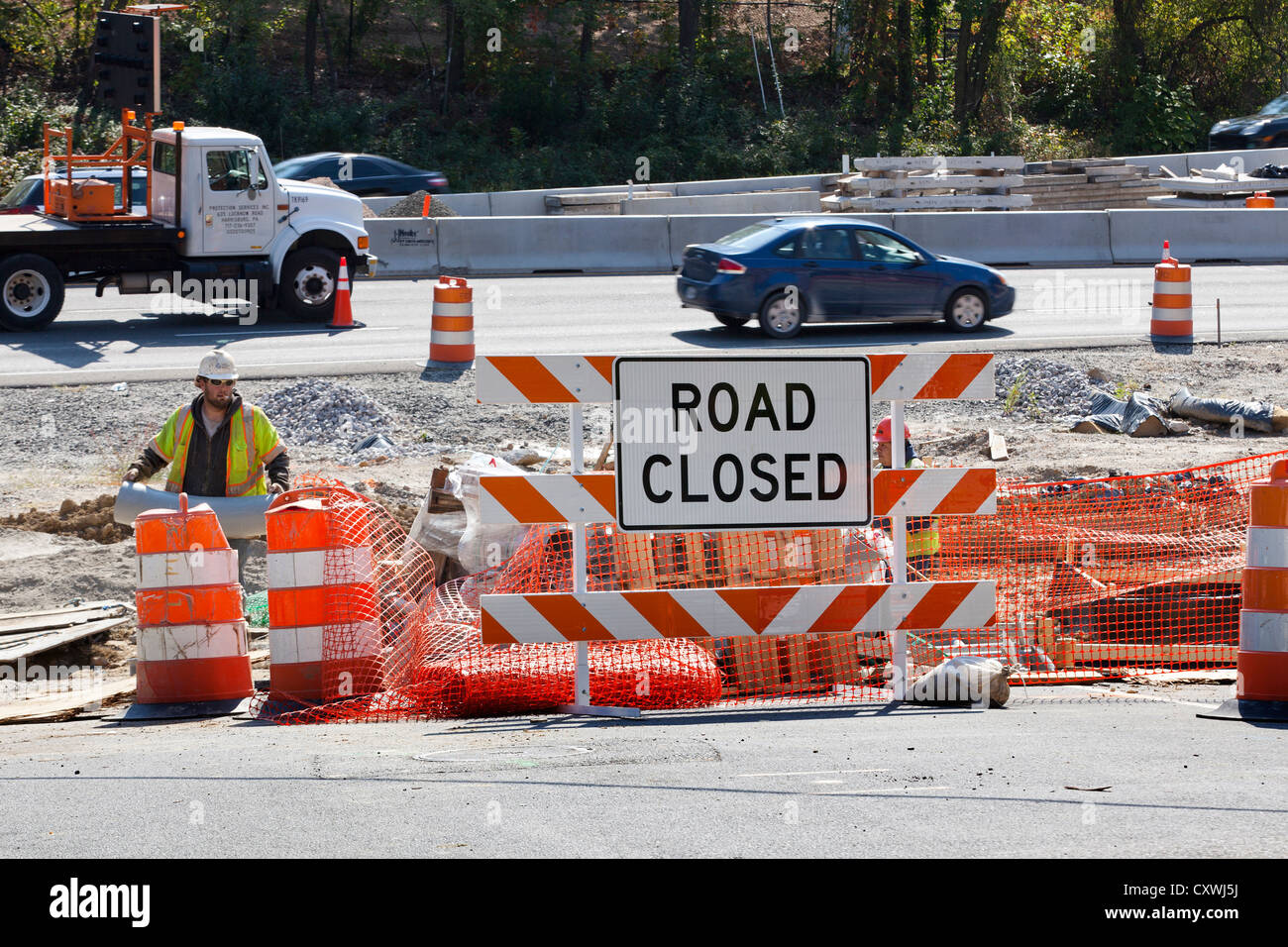 Road closed sign roadworks hi-res stock photography and images - Alamy