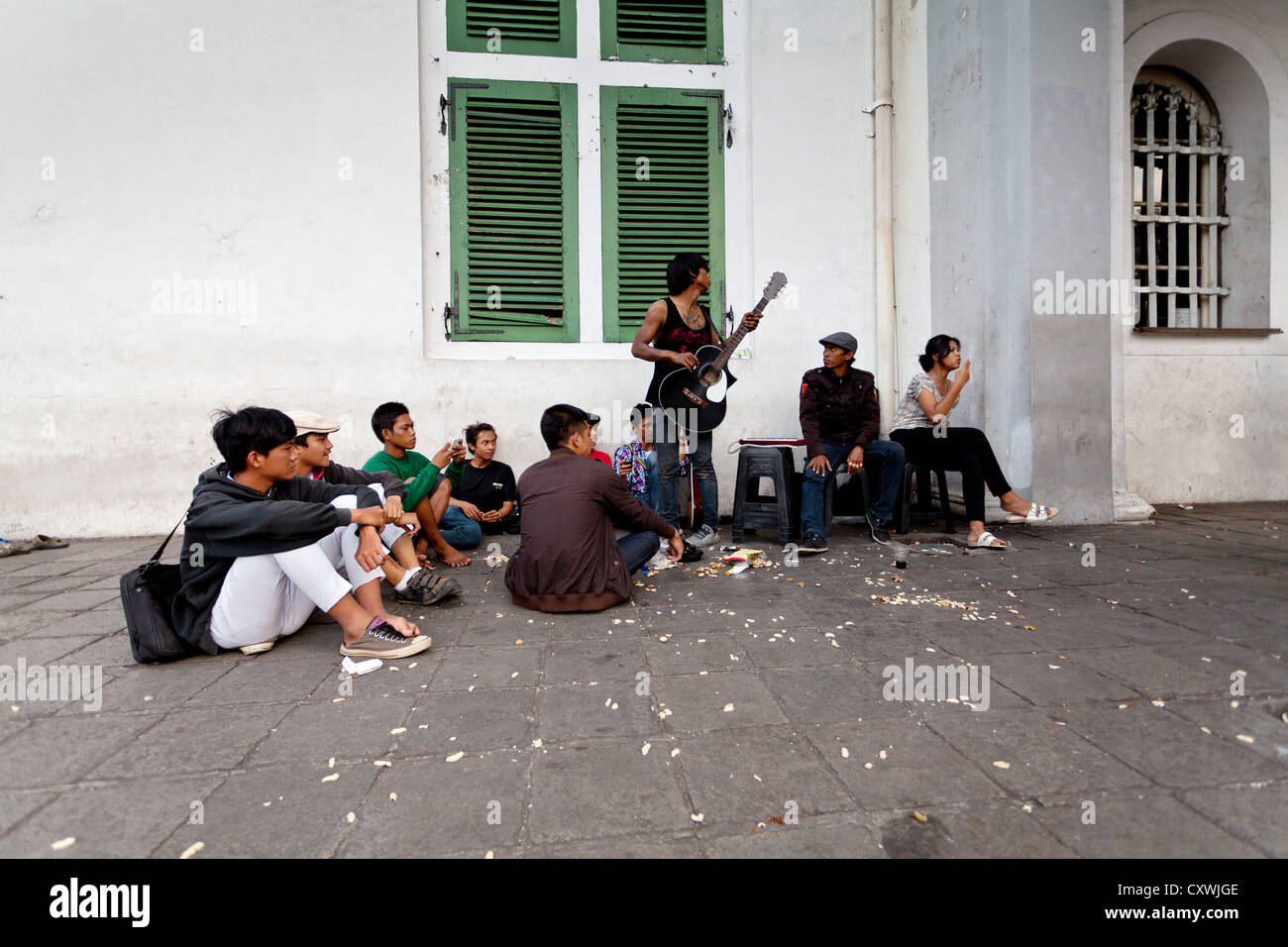 Street Musicians in the Old Town of Jakarta, Indonesia Stock Photo - Alamy