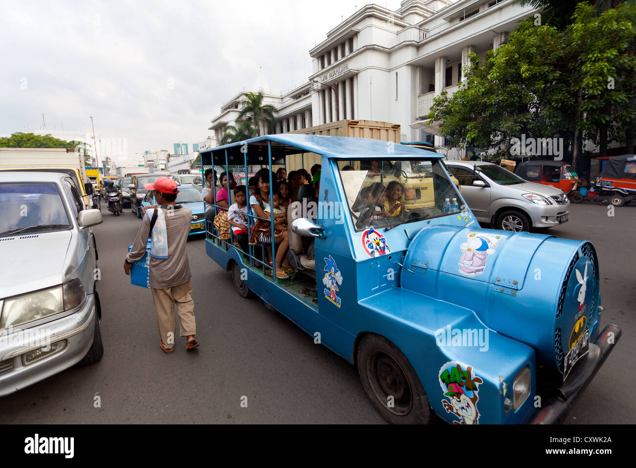 Transportation bus jakarta capital hi-res stock photography and images ...