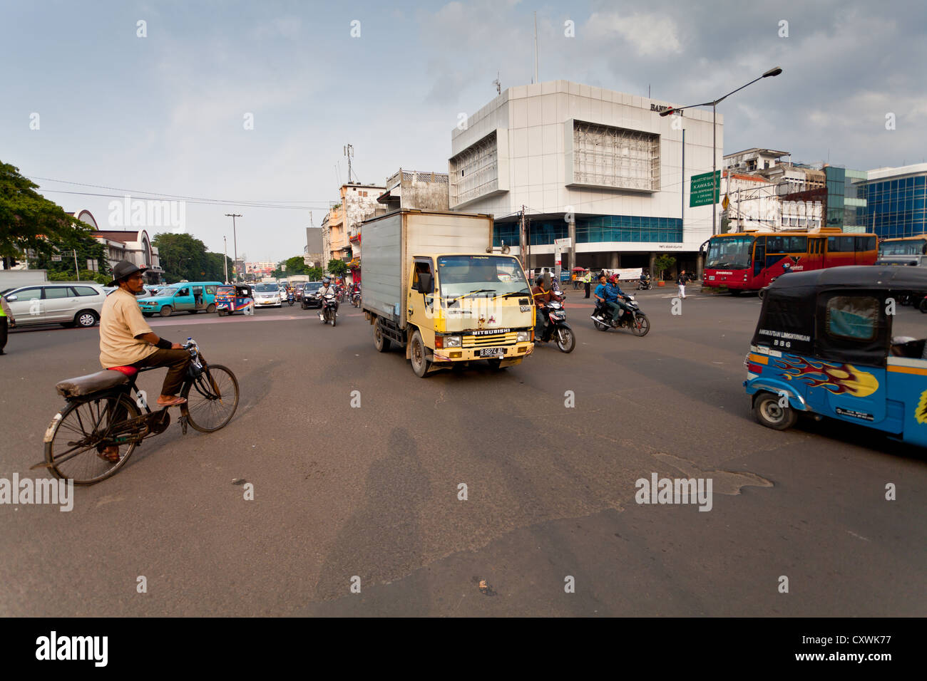 Jakarta road traffic hi-res stock photography and images - Alamy