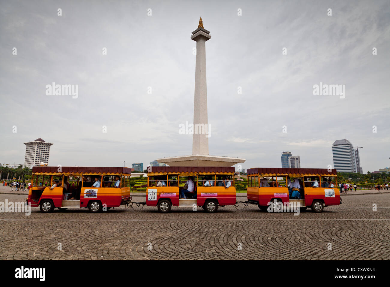 The National Monument at Merdeka Square in Jakarta, Indonesia Stock ...
