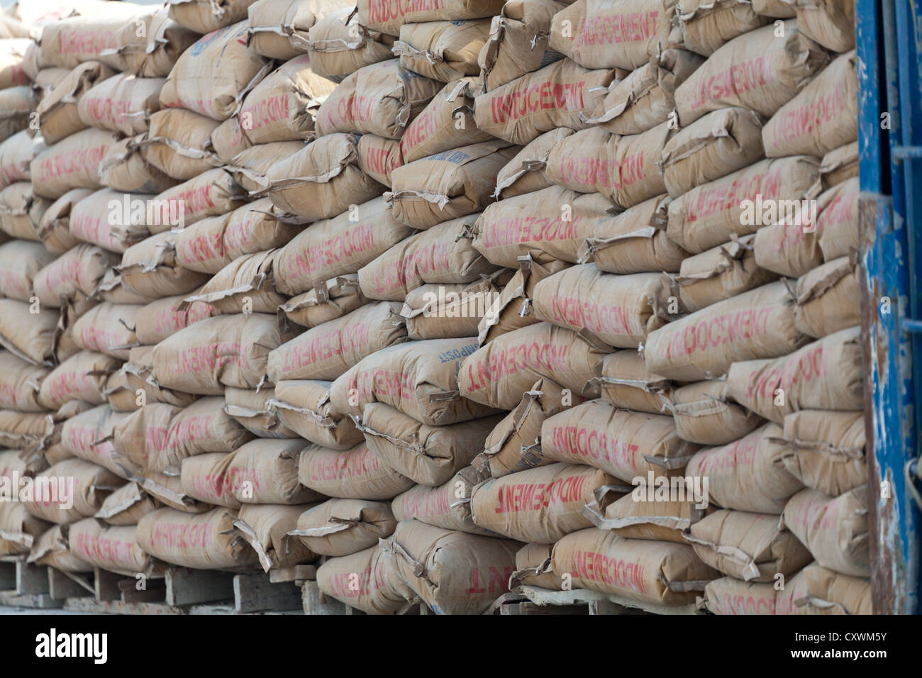 Cement bags hi-res stock photography and images - Alamy