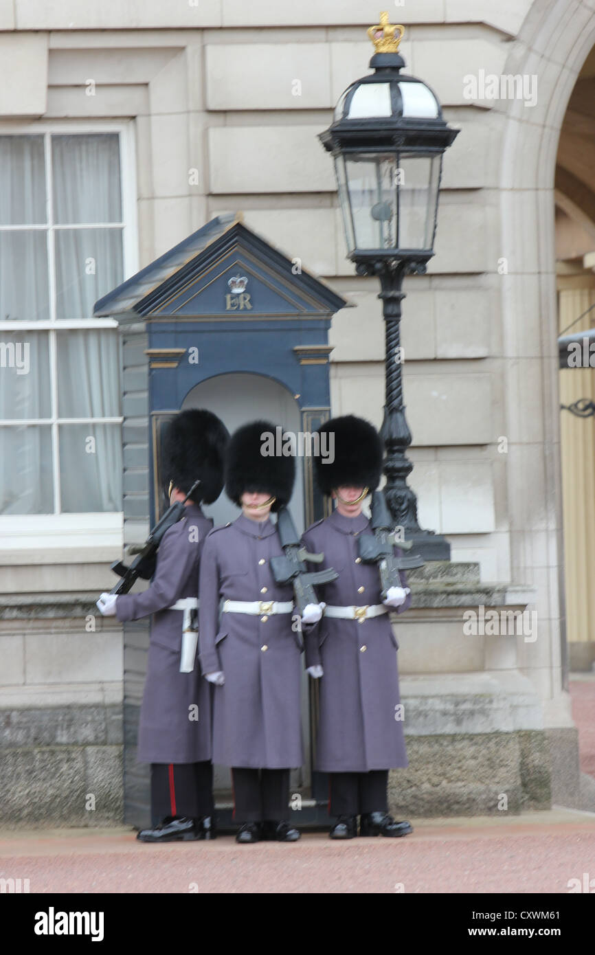 The famous buckingham palace of london hi-res stock photography and ...