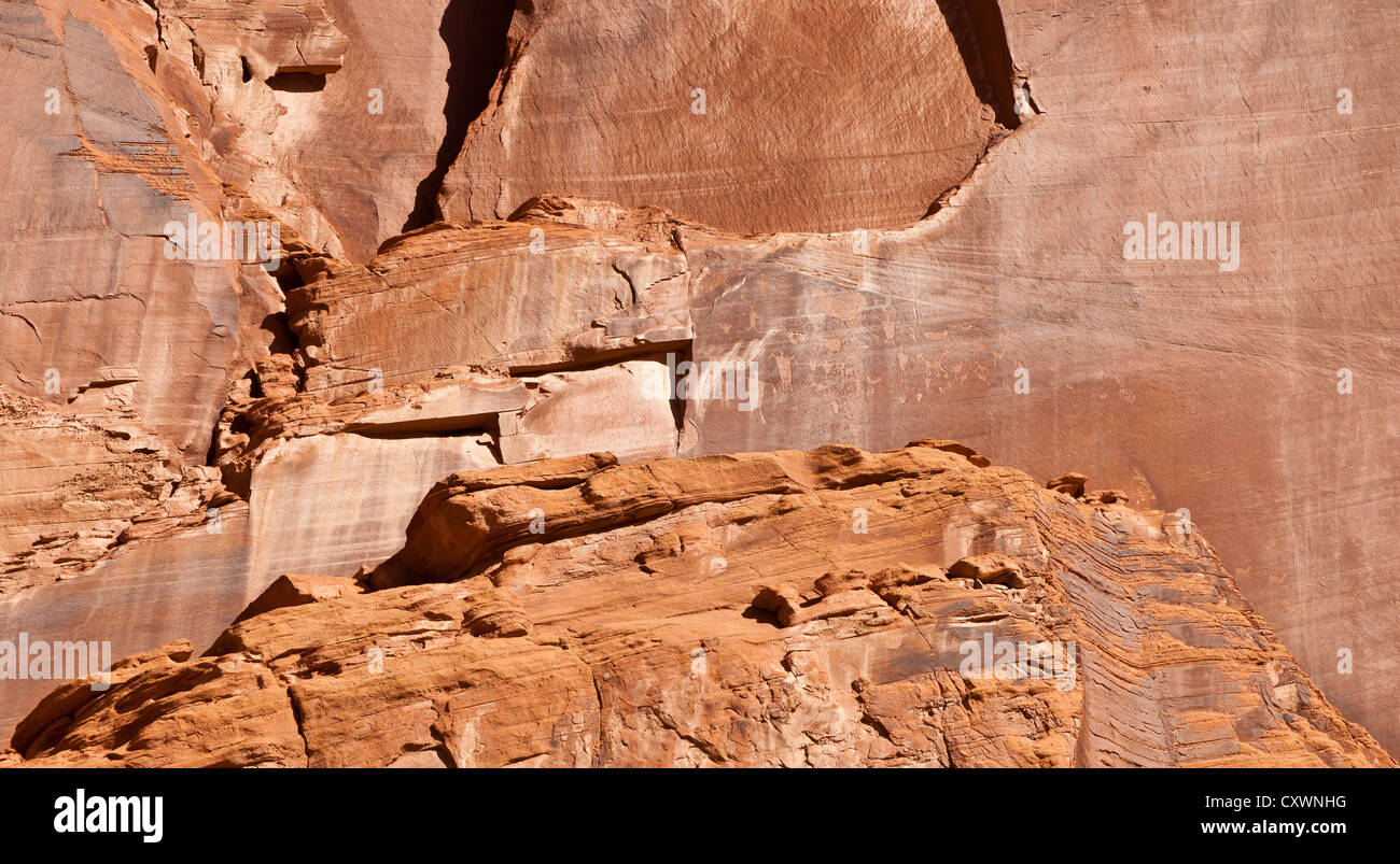 Petroglyphs on a canyon wall in Canyon de Chelly, Arizona, USA Stock ...