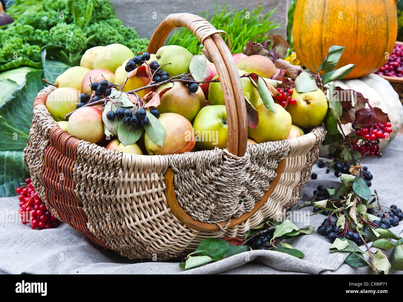Harvest thanksgiving feast hi-res stock photography and images - Alamy
