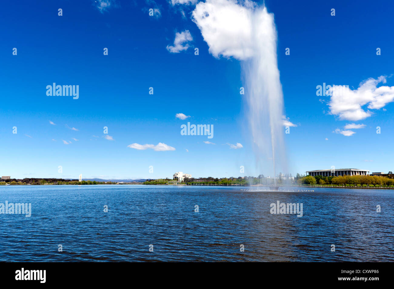 Captain cook water jet fountain hi-res stock photography and images - Alamy