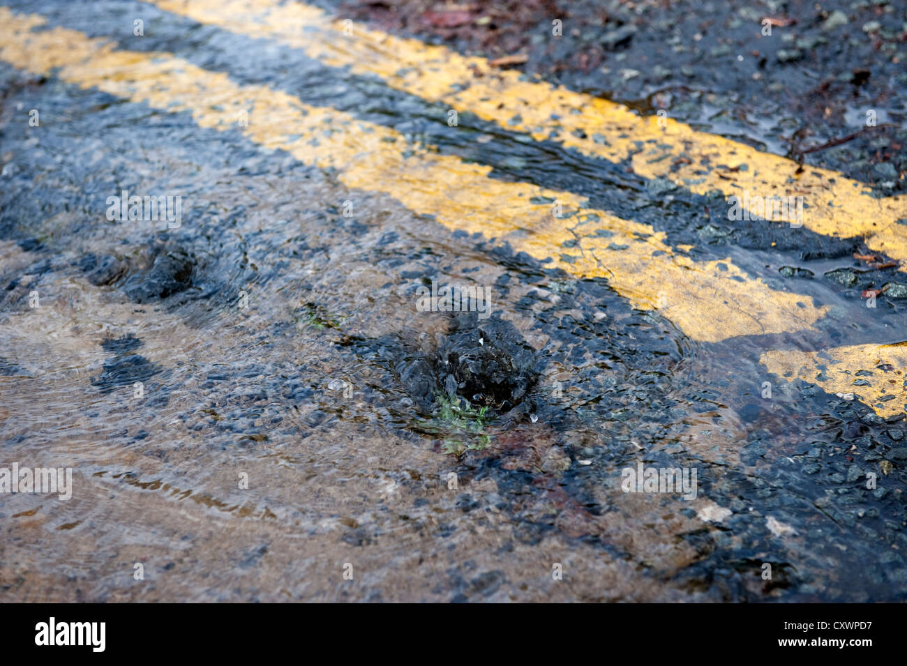 Burst pipe hi-res stock photography and images - Alamy