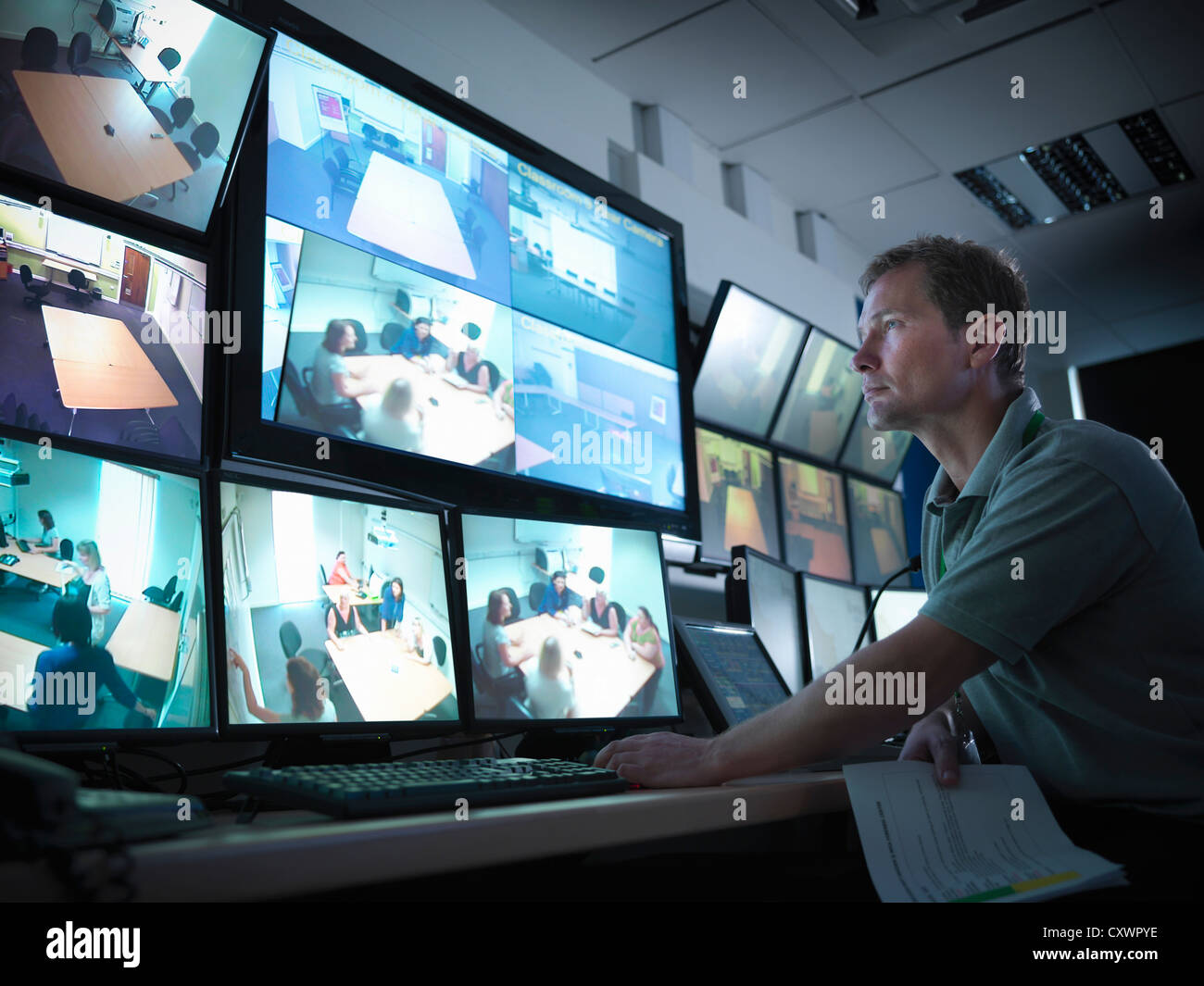 Interview room prison hi-res stock photography and images - Alamy