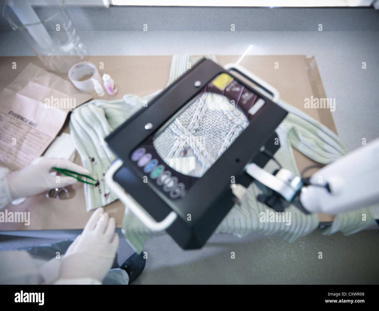 Forensic crime lab clothing hi-res stock photography and images - Alamy