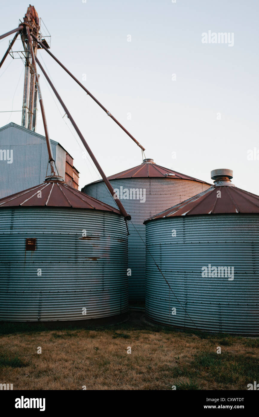Circular silos hi-res stock photography and images - Alamy
