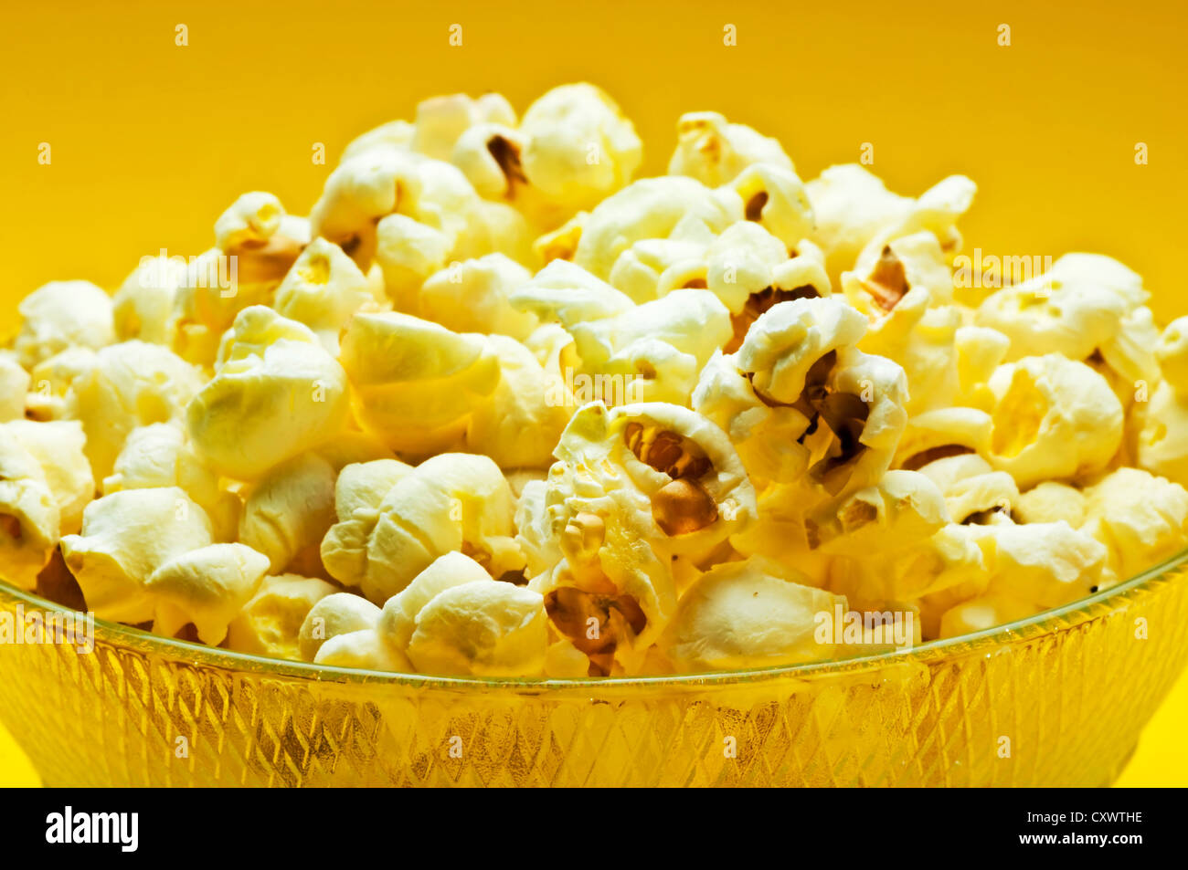 closeup of fresh made popcorn Stock Photo - Alamy