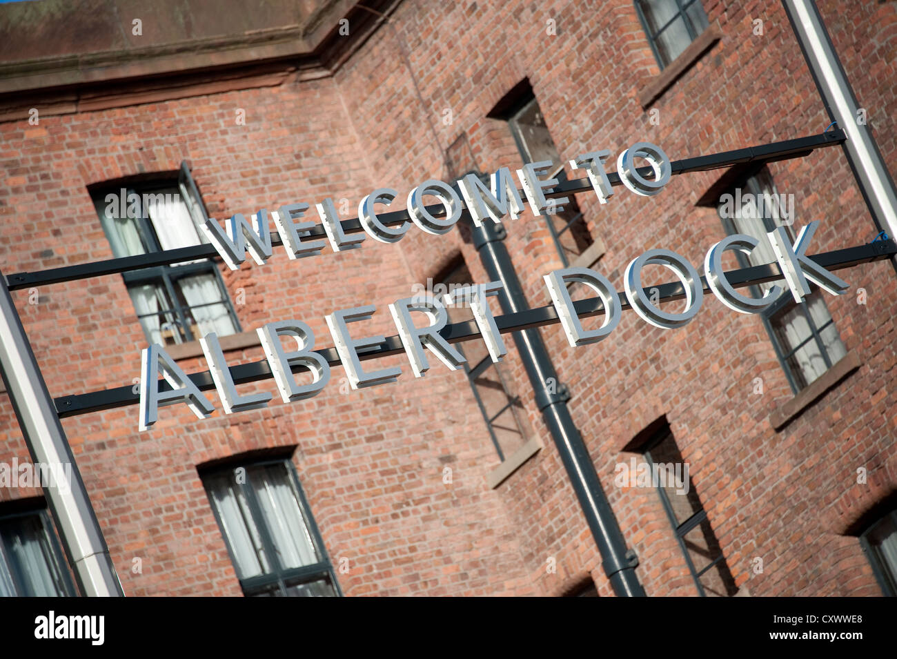 Albert dock liverpool sign hi-res stock photography and images - Alamy