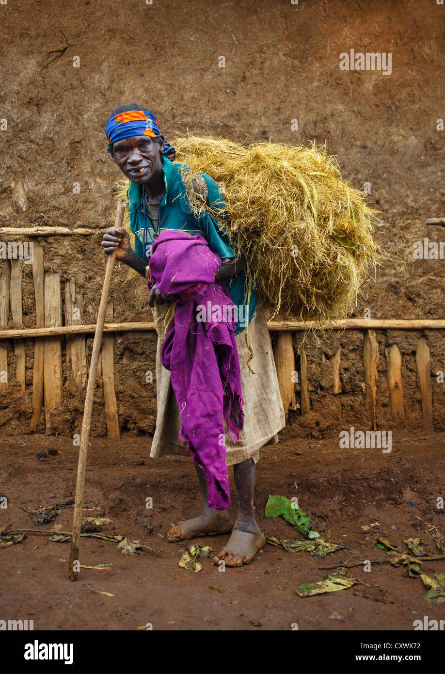 Old woman from african tribe hi-res stock photography and images - Alamy