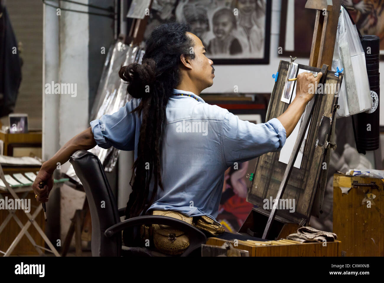 Drawing Portraits on a Market in Chiang Mai, Thailand Stock Photo - Alamy