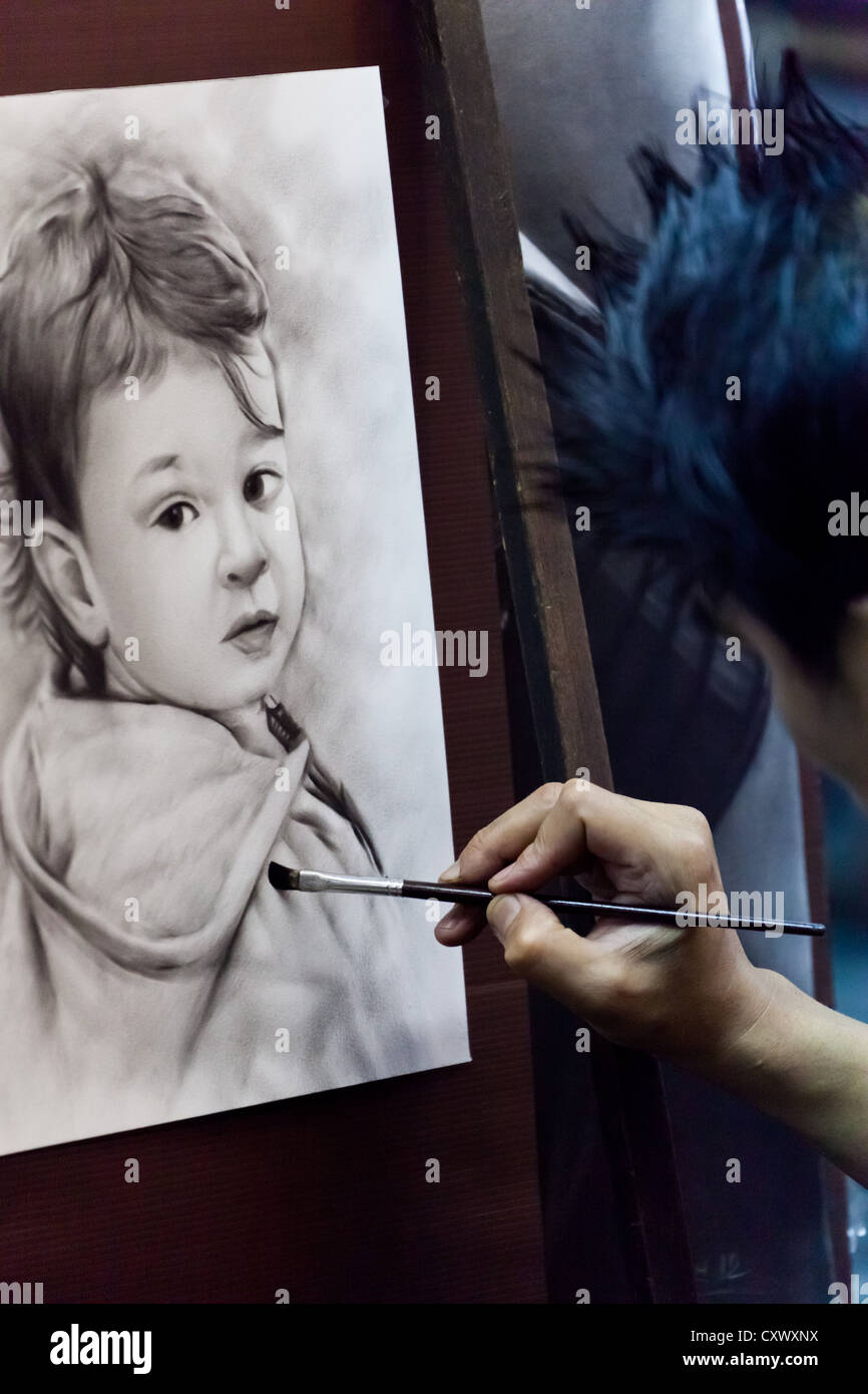 Drawing Portraits on a Market in Chiang Mai, Thailand Stock Photo - Alamy