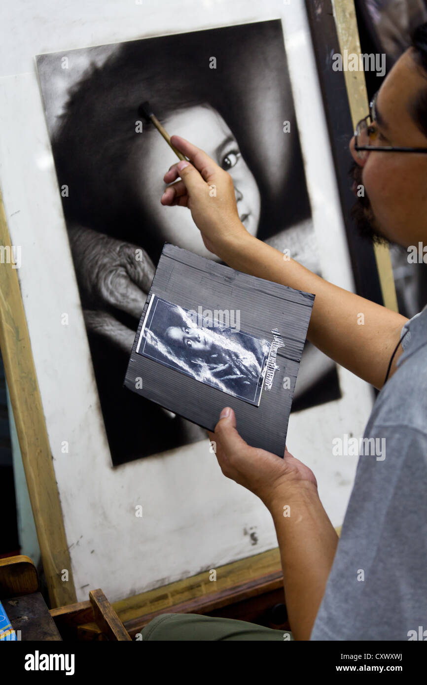 Drawing Portraits on a Market in Chiang Mai, Thailand Stock Photo - Alamy