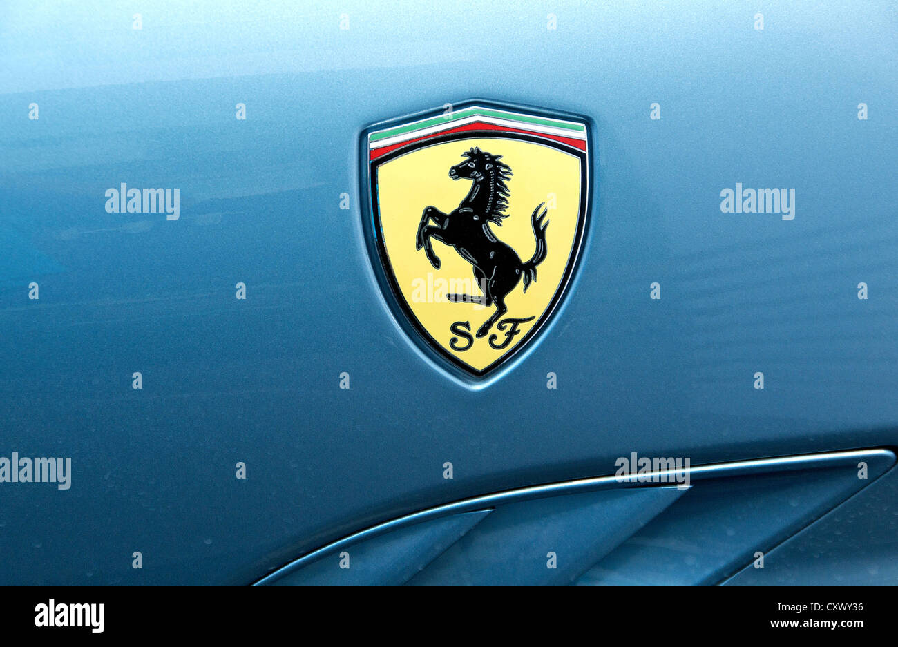 Yellow ferrari badge hi-res stock photography and images - Alamy