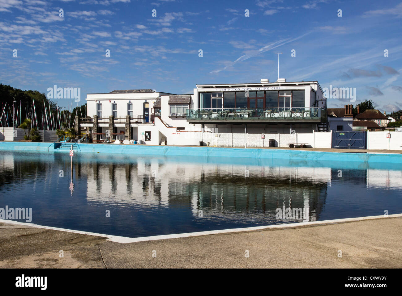 Lymington open air sea water baths hi-res stock photography and images ...