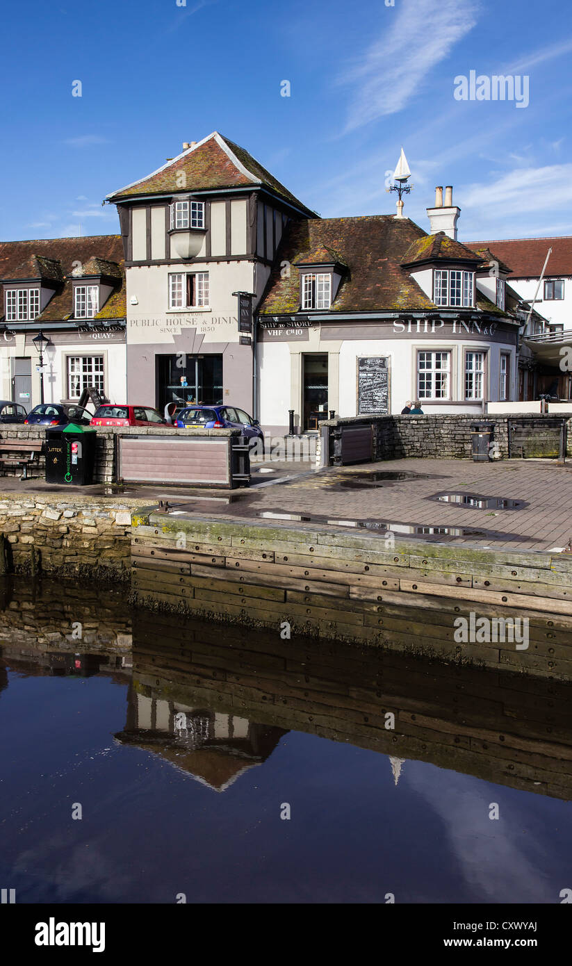 Old lymington hi-res stock photography and images - Alamy