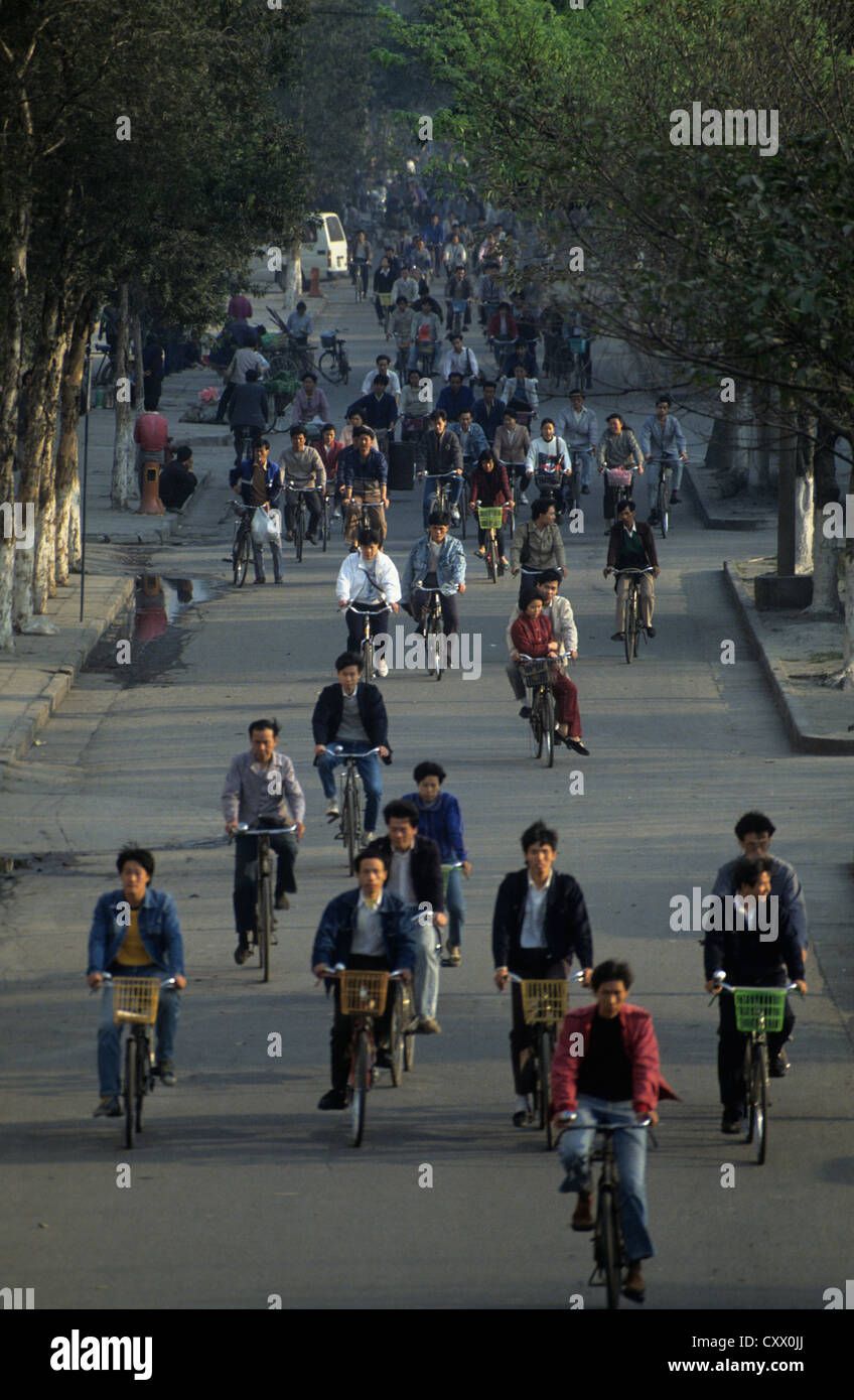 Chinese cyclists hi-res stock photography and images - Alamy