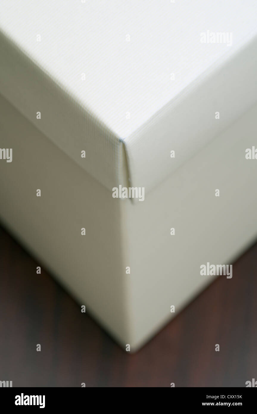 Corner of a cardboard box Stock Photo - Alamy