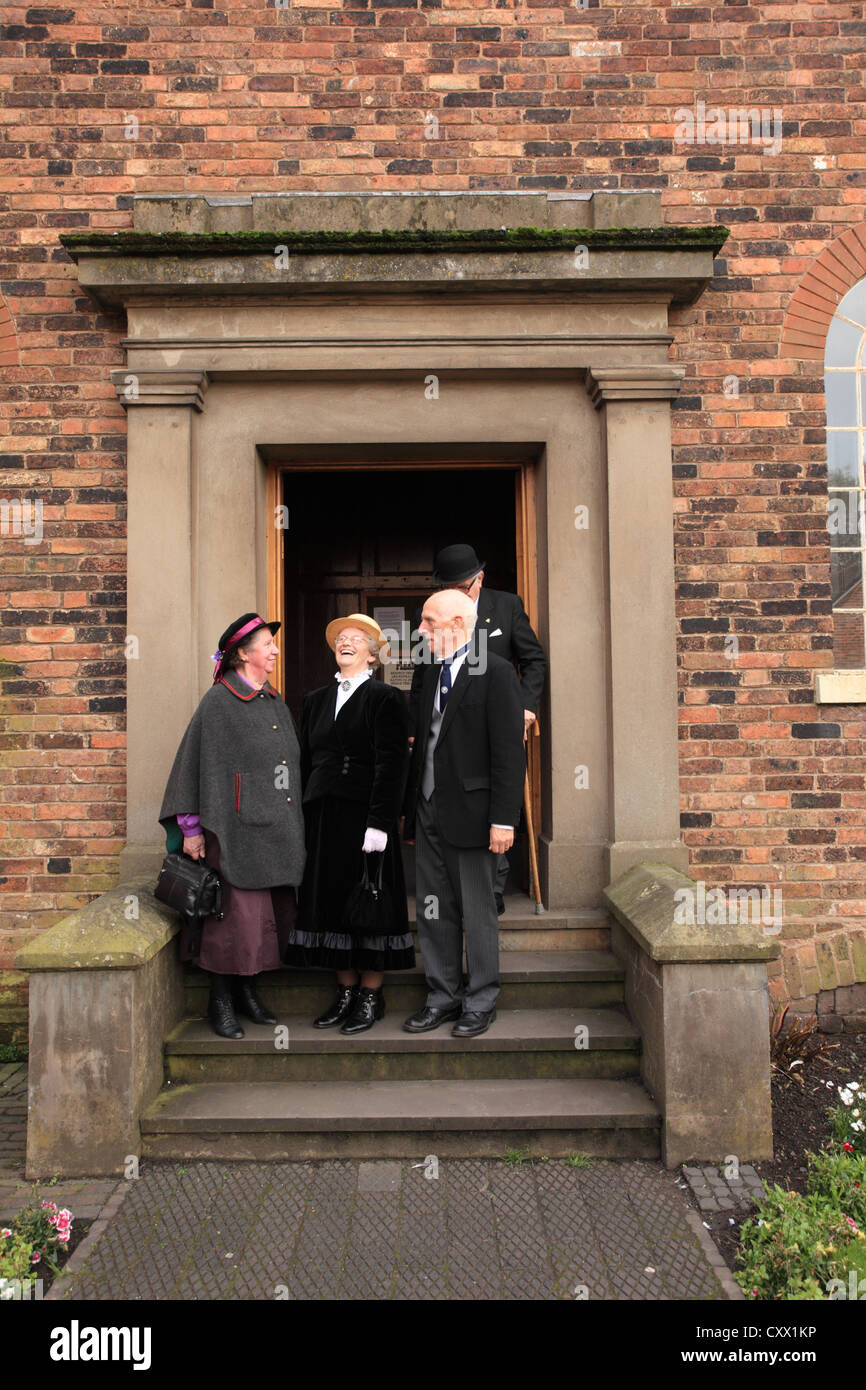 Church goers hi-res stock photography and images - Alamy