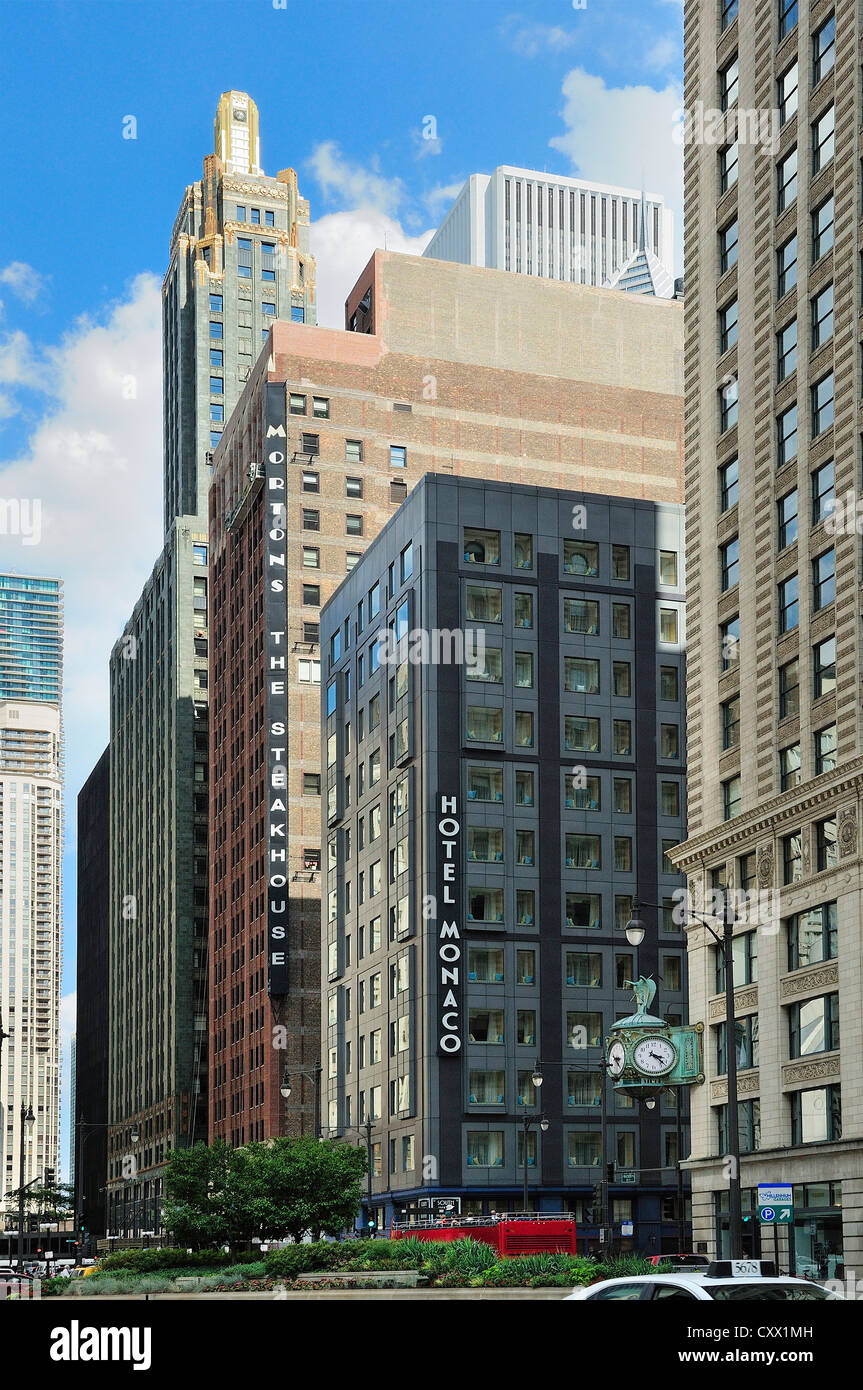 Street view of Chicago looking down E. Wacker Place from Wacker Drive ...