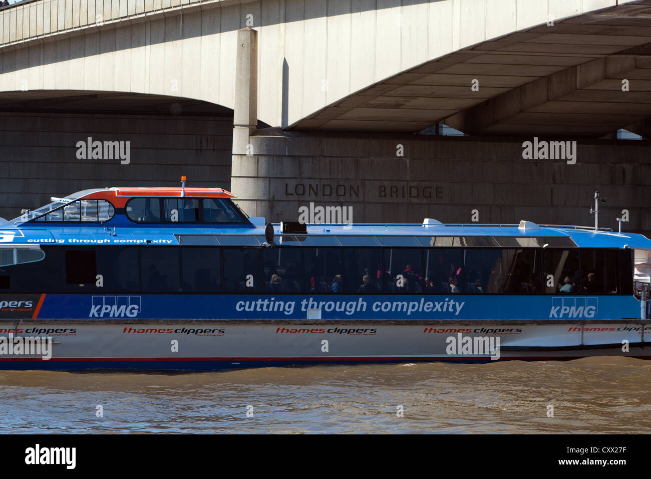 River thames commuter service hi-res stock photography and images - Alamy
