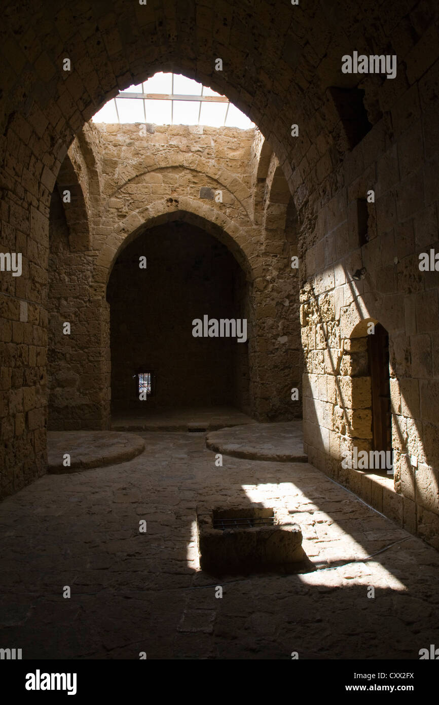 Paphos fort hi-res stock photography and images - Alamy